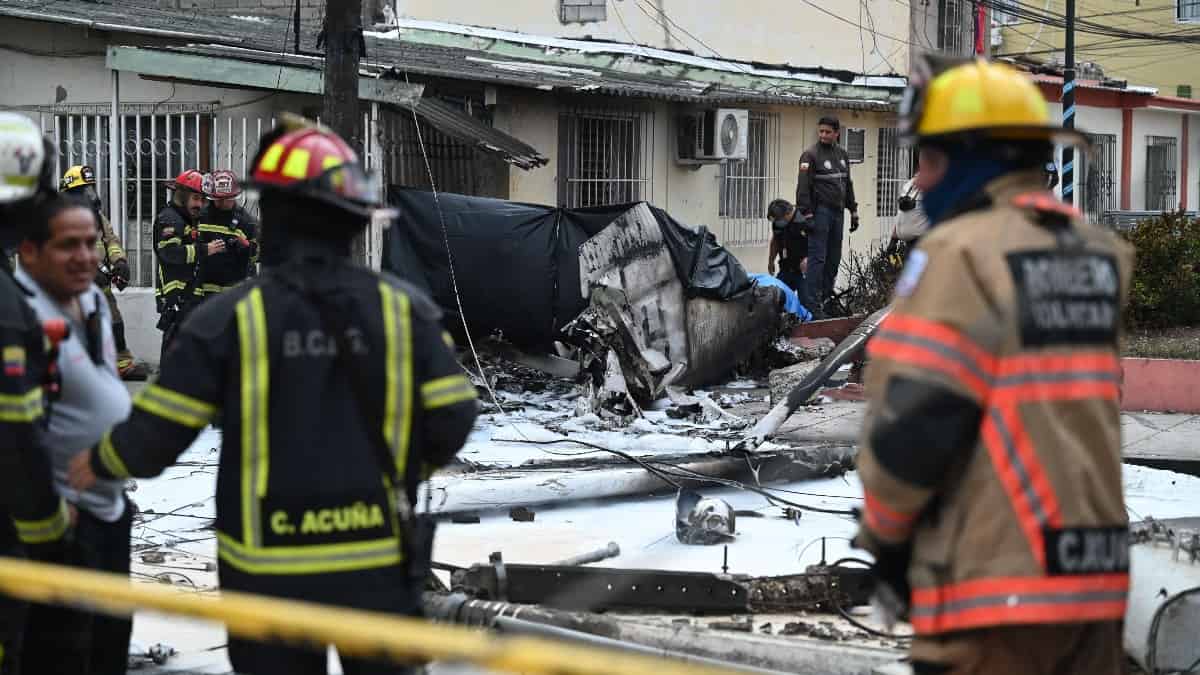 Al Menos Dos Muertos Tras Caída De Una Avioneta En Parque De Guayaquil